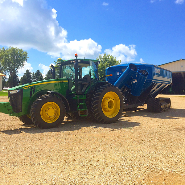 Kinze Grain Cart Photos From Across the U.S. - Kinze