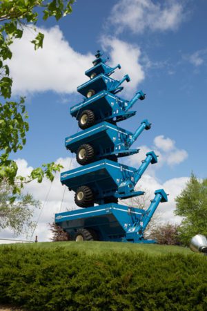 THE STORY BEHIND (BENEATH) THE ICONIC KINZE YARD ART – Kinze