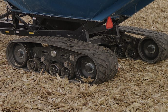 1051 Single Auger Cart – 1050 bushel – Kinze Manufacturing