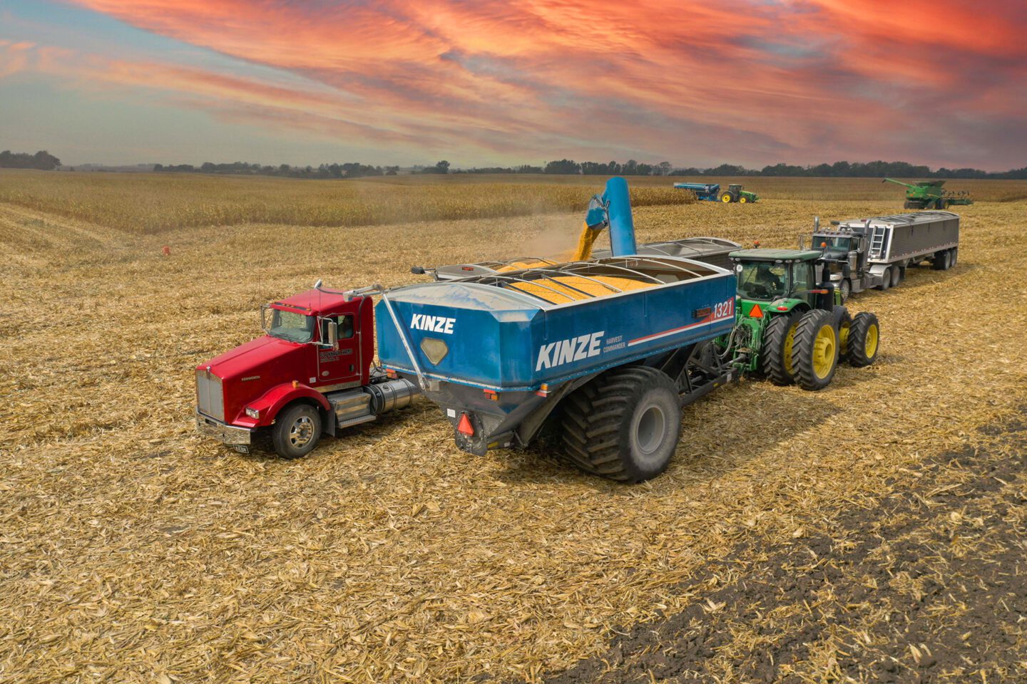 1321 Dual Auger Cart – 1300 bushel Corner Auger – Kinze Manufacturing